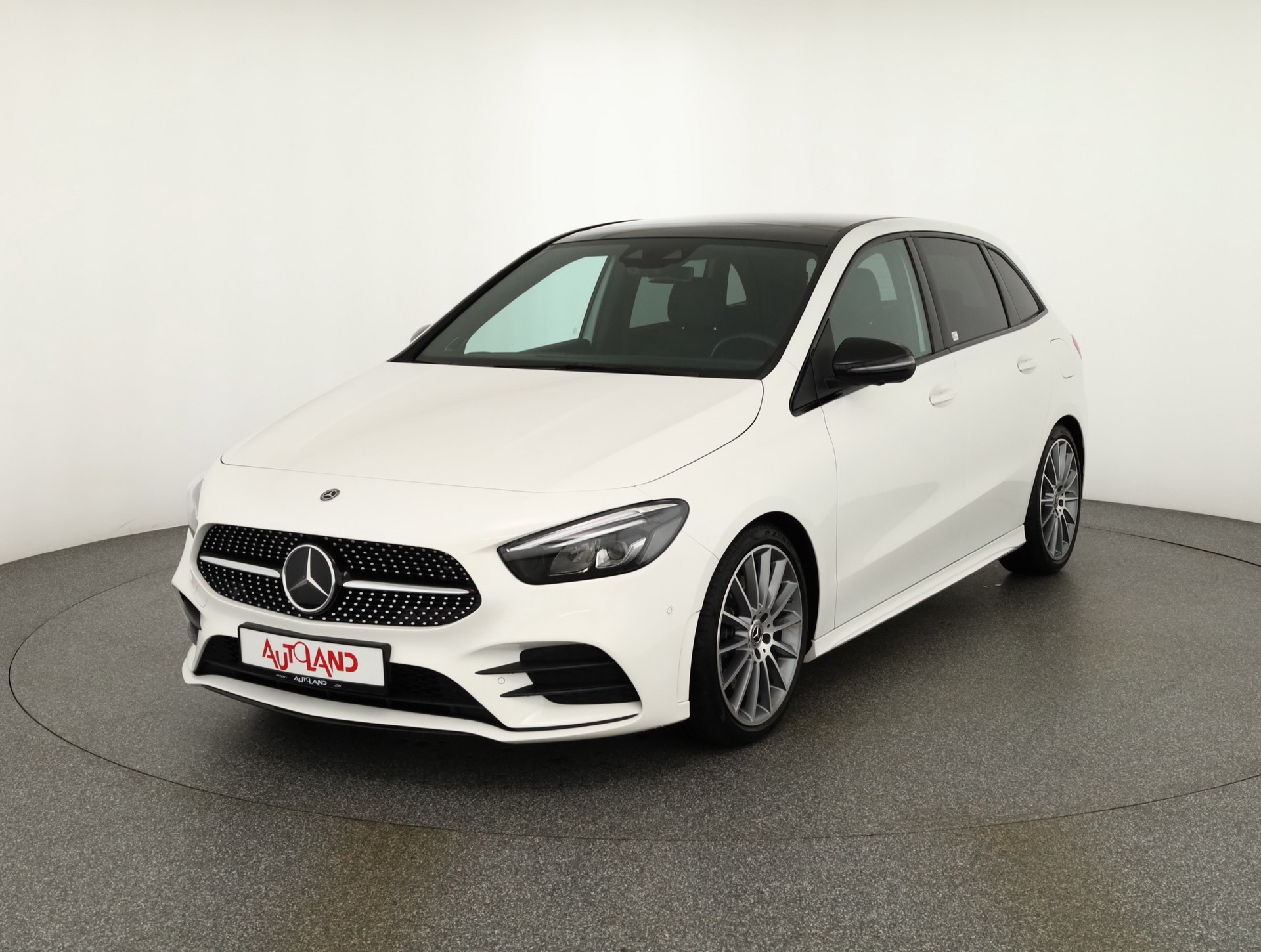 Mercedes-Benz B220 d AMG Line Navi ACC Burmester Panorama 360°