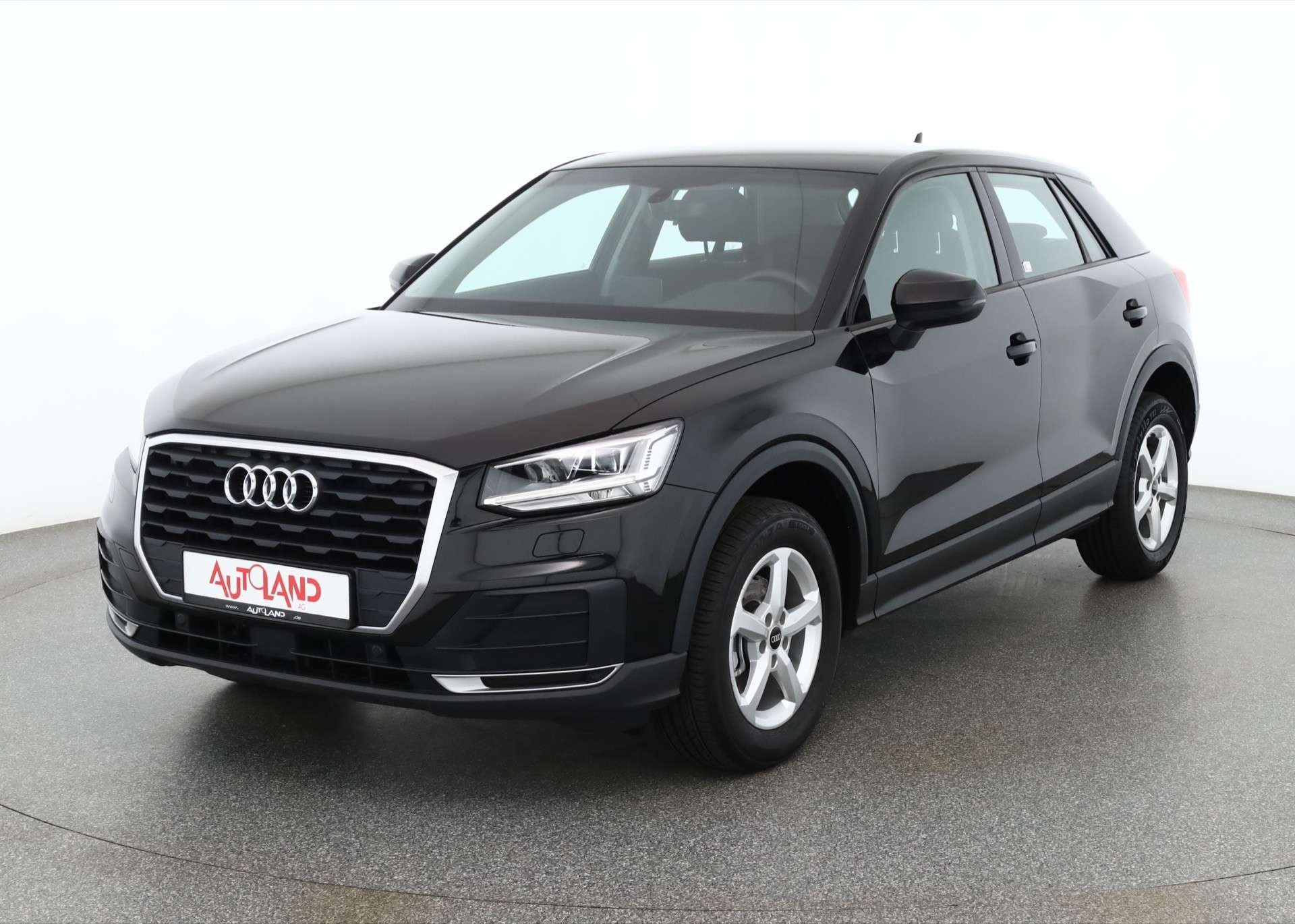 Audi Q2 30 TFSI LED Navi Sitzheizung Kamera AHK