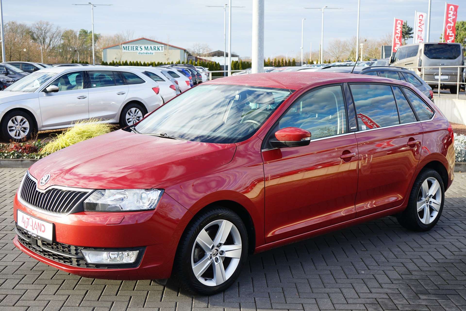 Skoda Rapid Spaceback 1.2 Joy Xenon PDC Tempomat Navi