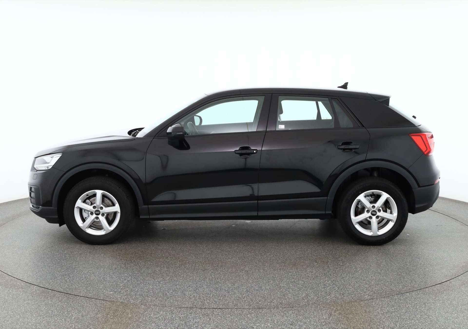 Audi Q2 30 TFSI LED Navi Sitzheizung Kamera AHK