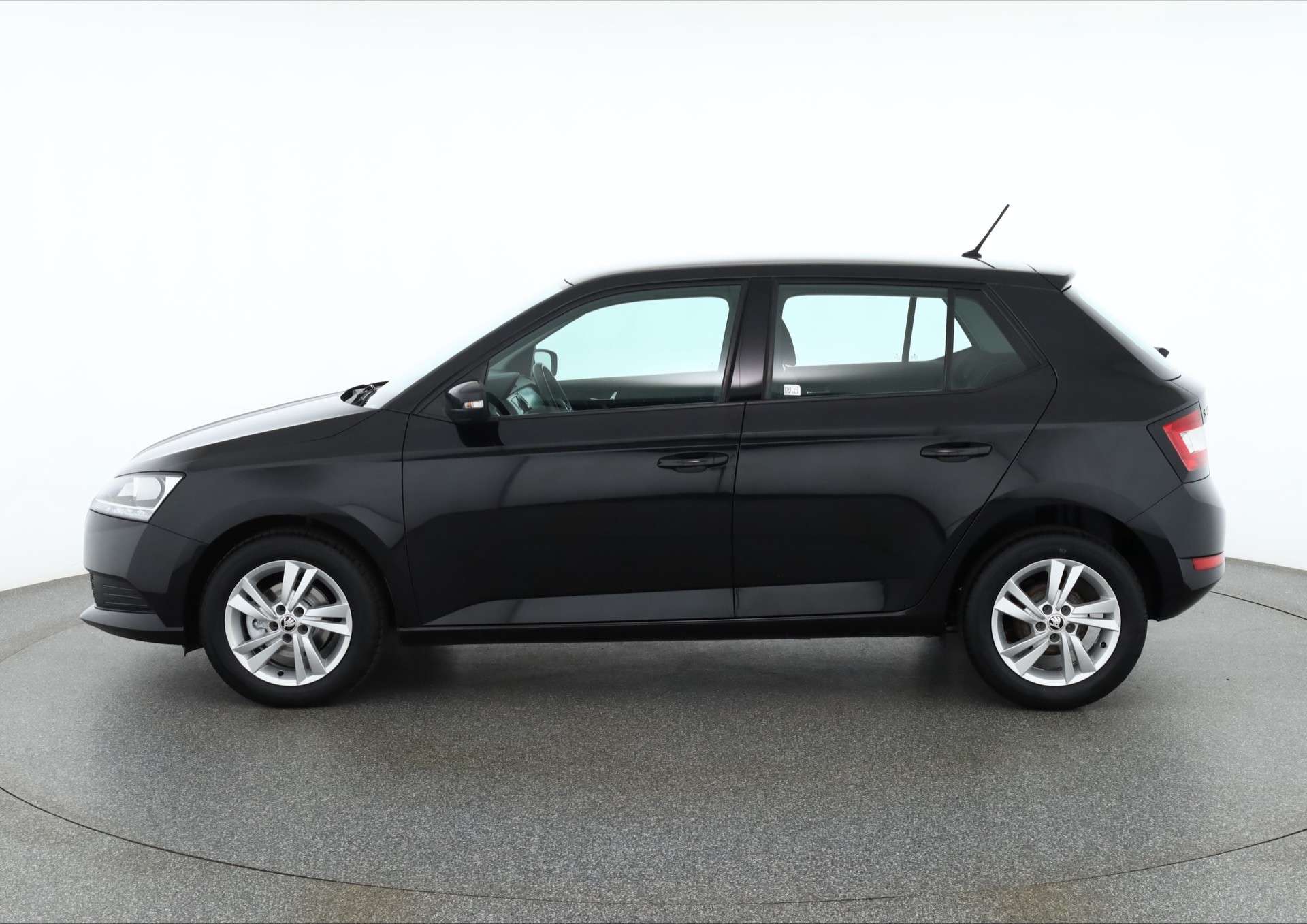 Skoda Fabia 1.0 MPI Ambition SmartLink Kamera PDC USB